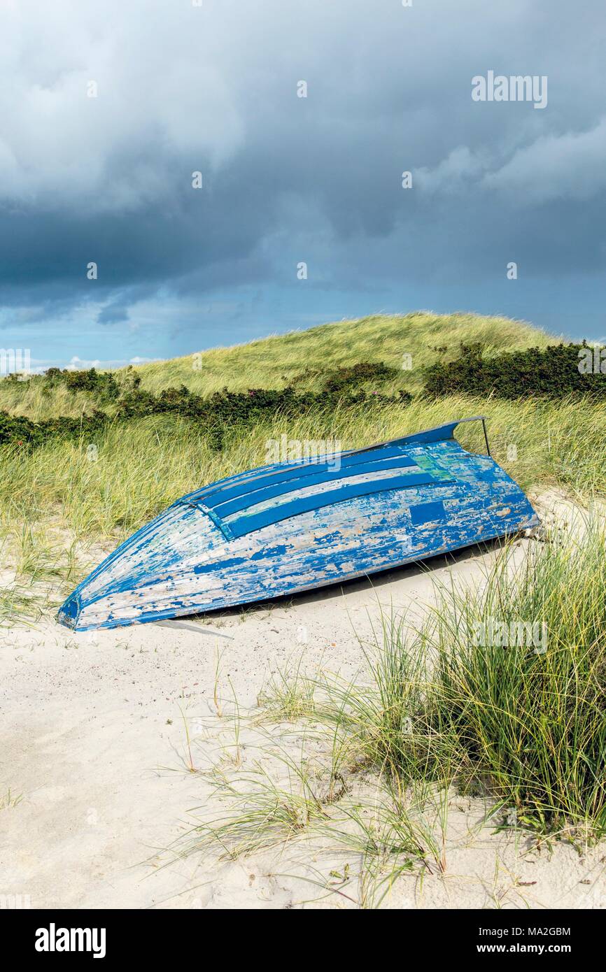 Overturned boat hi-res stock photography and images - Alamy