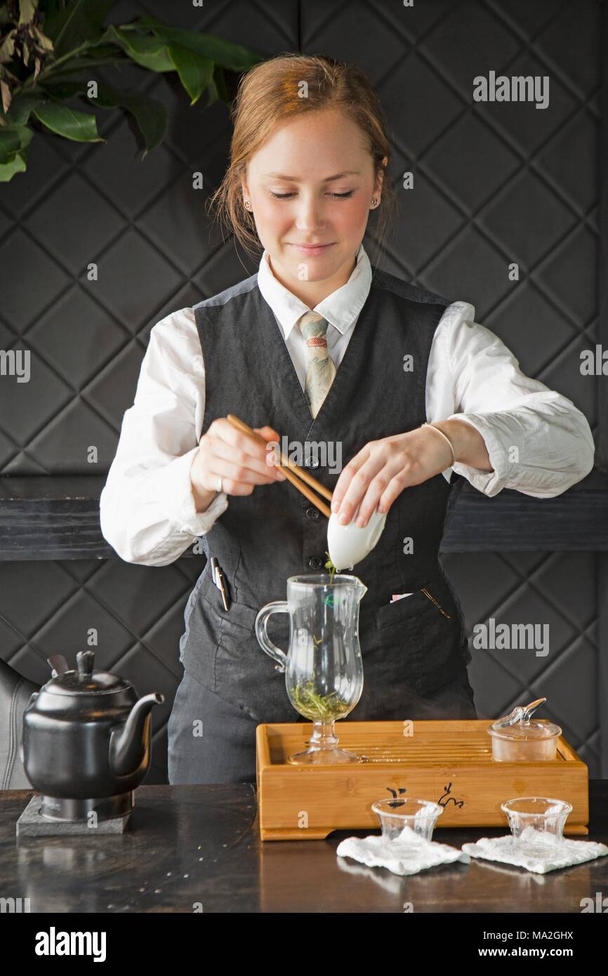 Tea sommelier hi-res stock photography and images - Alamy