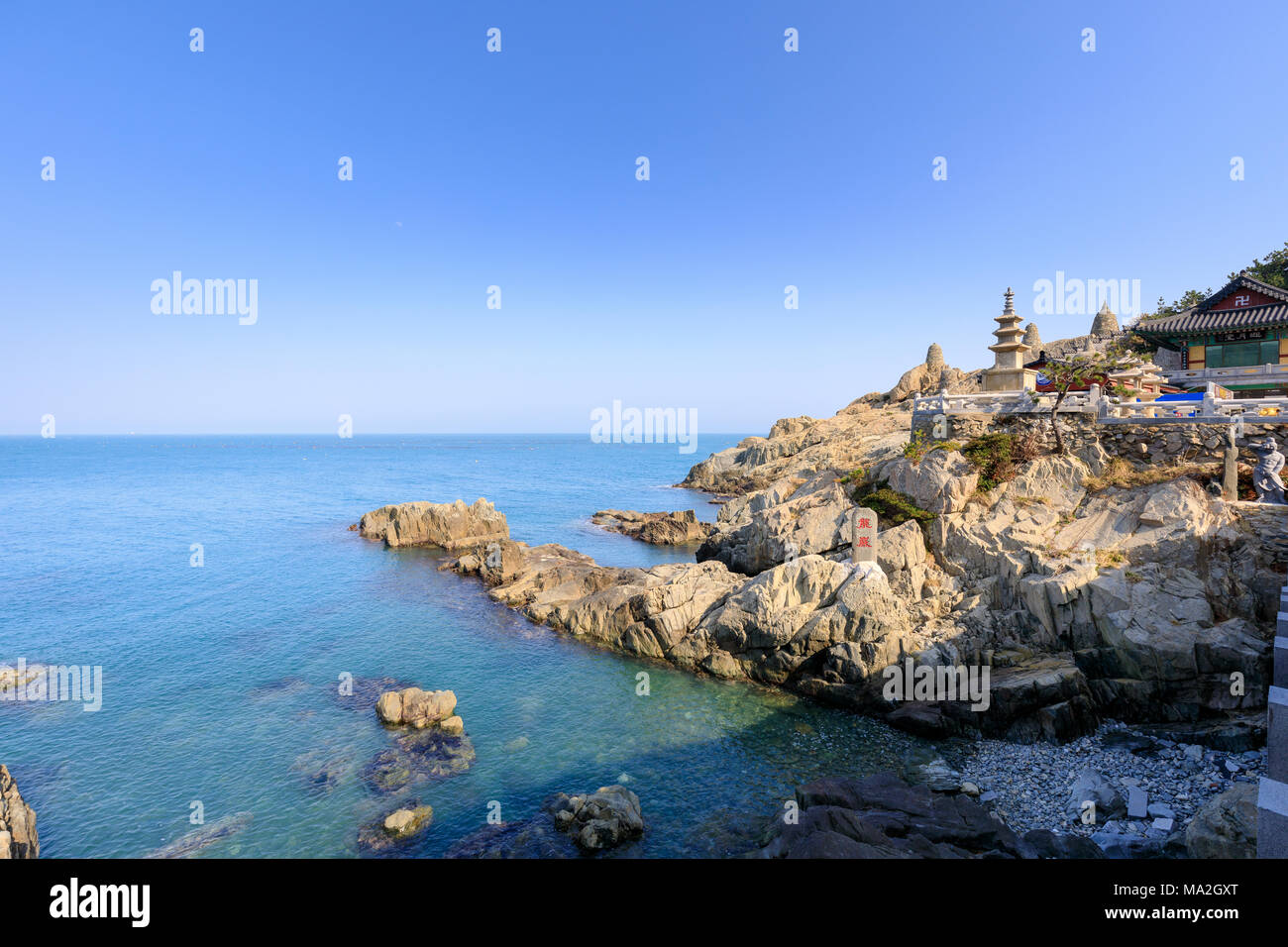 Haedong yonggungsa seaside temple in Busan, South korea Stock Photo - Alamy