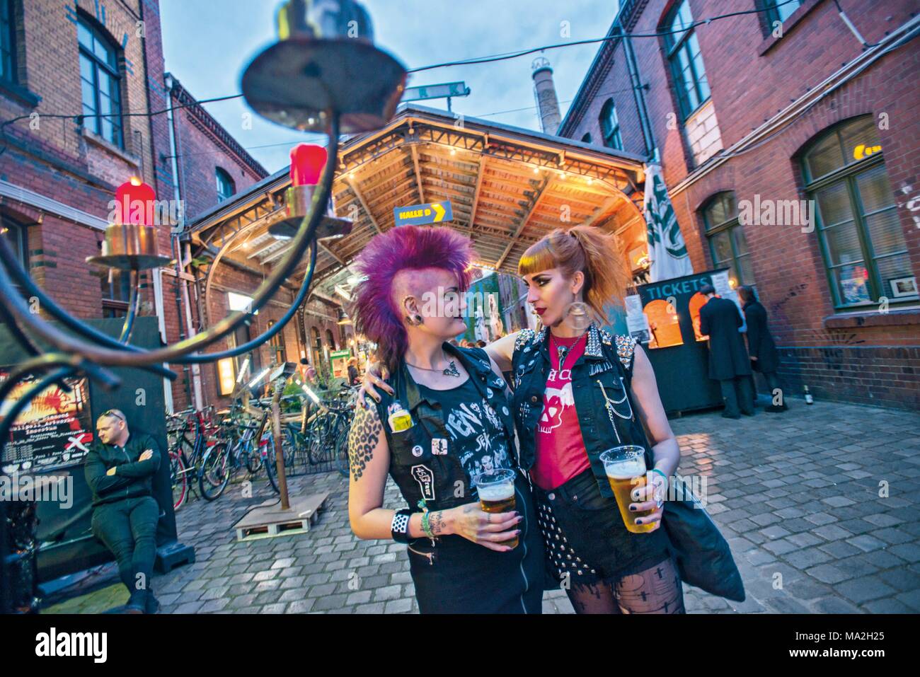 Two punks hi-res stock photography and images - Alamy