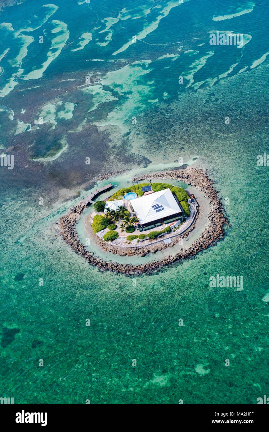 Small private island hi-res stock photography and images - Alamy