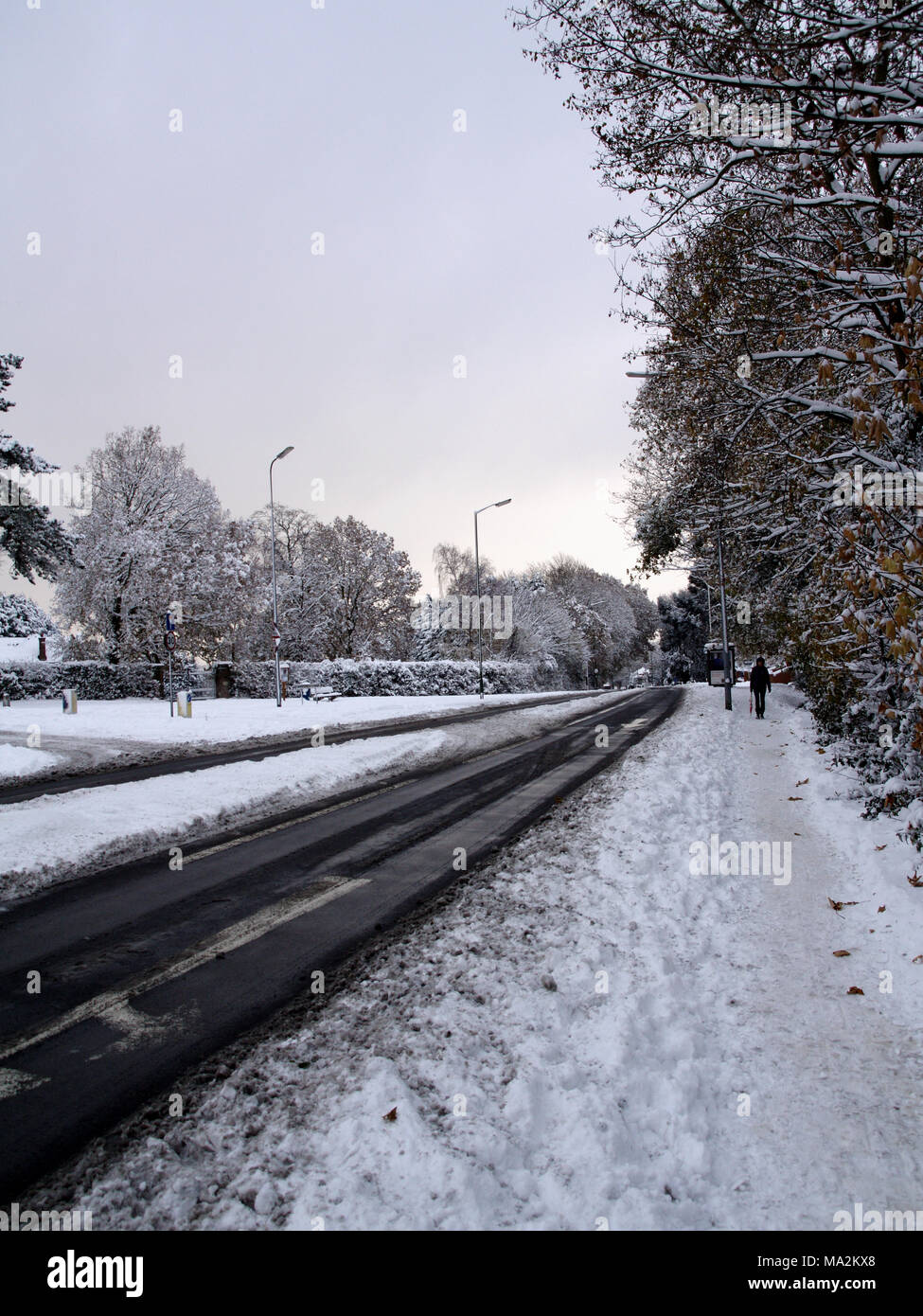 Heavy snowfall at Providence Hill and Windhover Roundabout in Bursledon ...