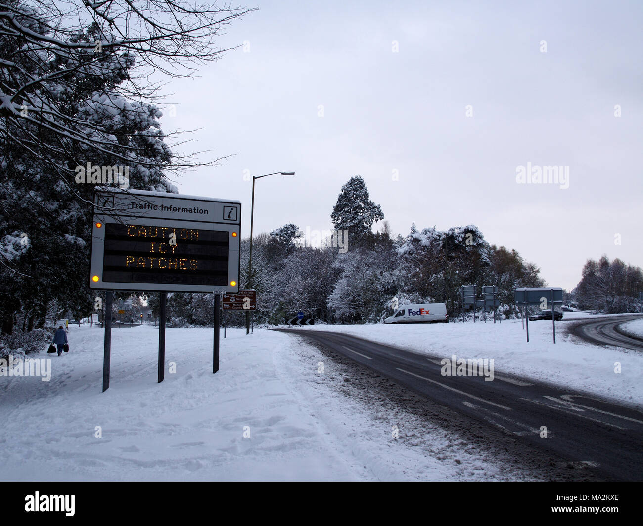 Heavy snowfall at Providence Hill and Windhover Roundabout in Bursledon ...