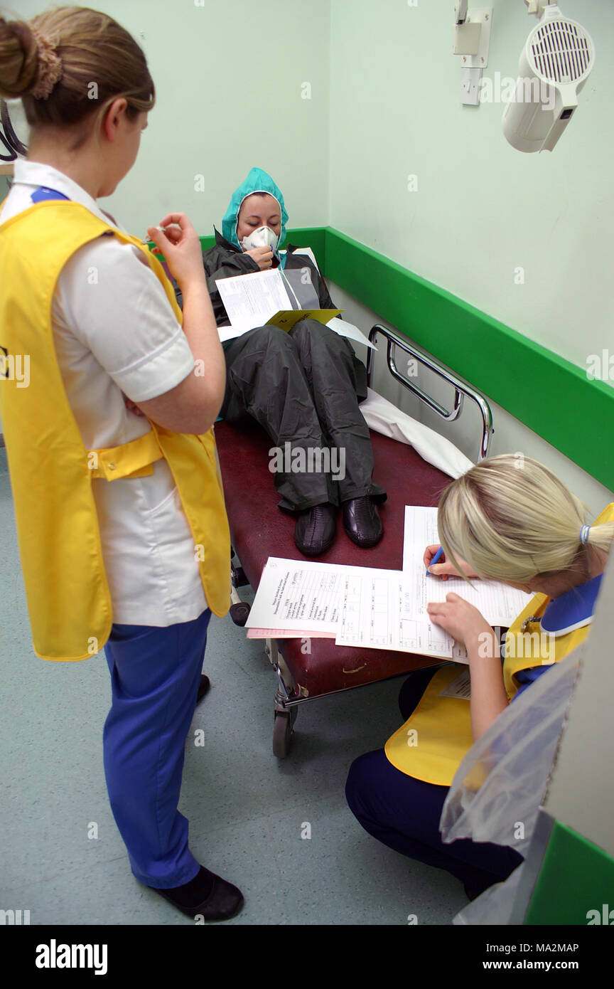 Decontamination Hospital Stock Photos & Decontamination Hospital Stock ...