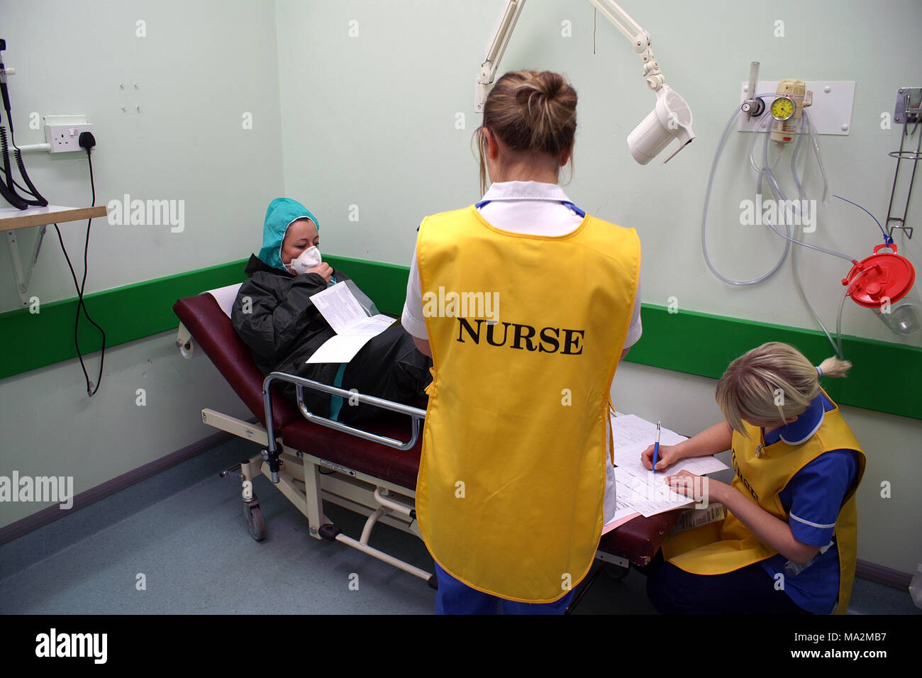 Doctor emergency department uk hi-res stock photography and images - Alamy