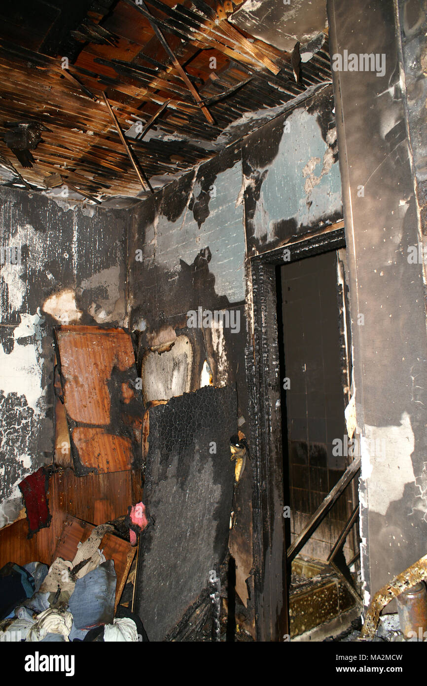 Fire Damaged House Stock Photos & Fire Damaged House Stock Images - Alamy