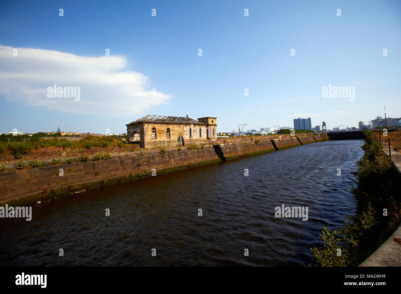 Govan graving docks hi-res stock photography and images - Alamy