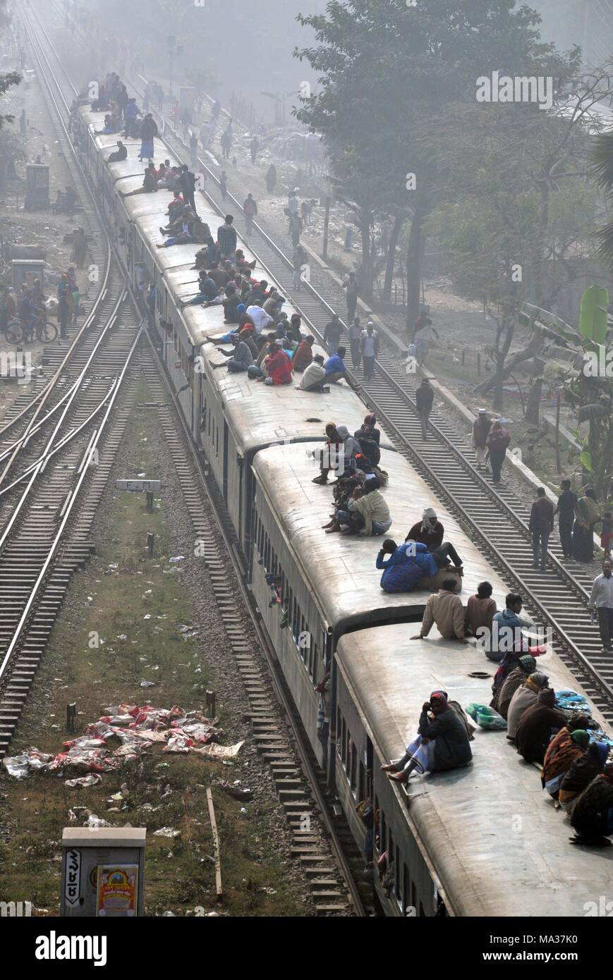 Passengers on the roof of a train in the station Tongi near Dhaka on 09 ...