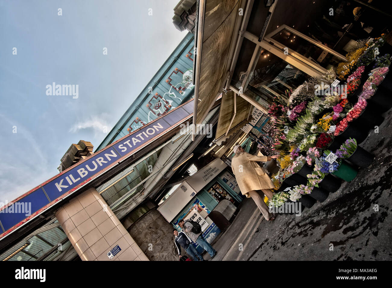 London Underground Tube Station: Kilburn Stock Photo - Alamy