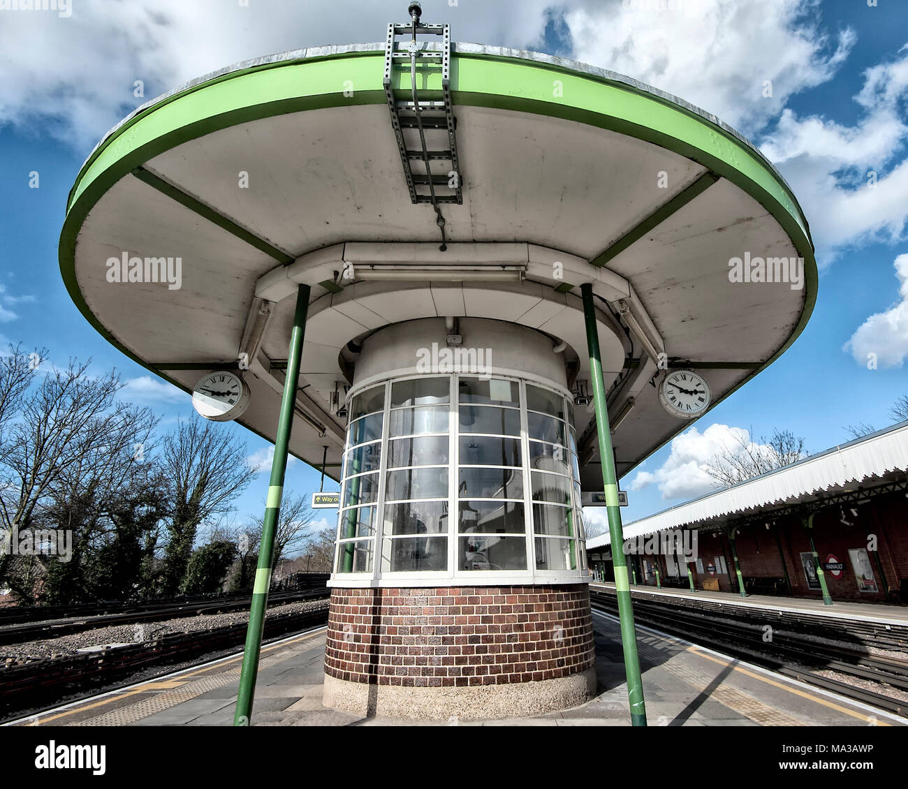 Hainault tube station hi-res stock photography and images - Alamy