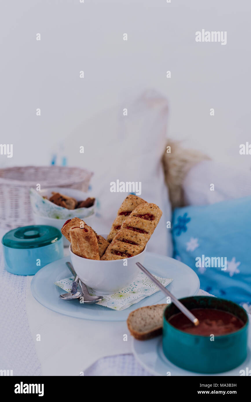 Outdoor light and table hi-res stock photography and images - Alamy