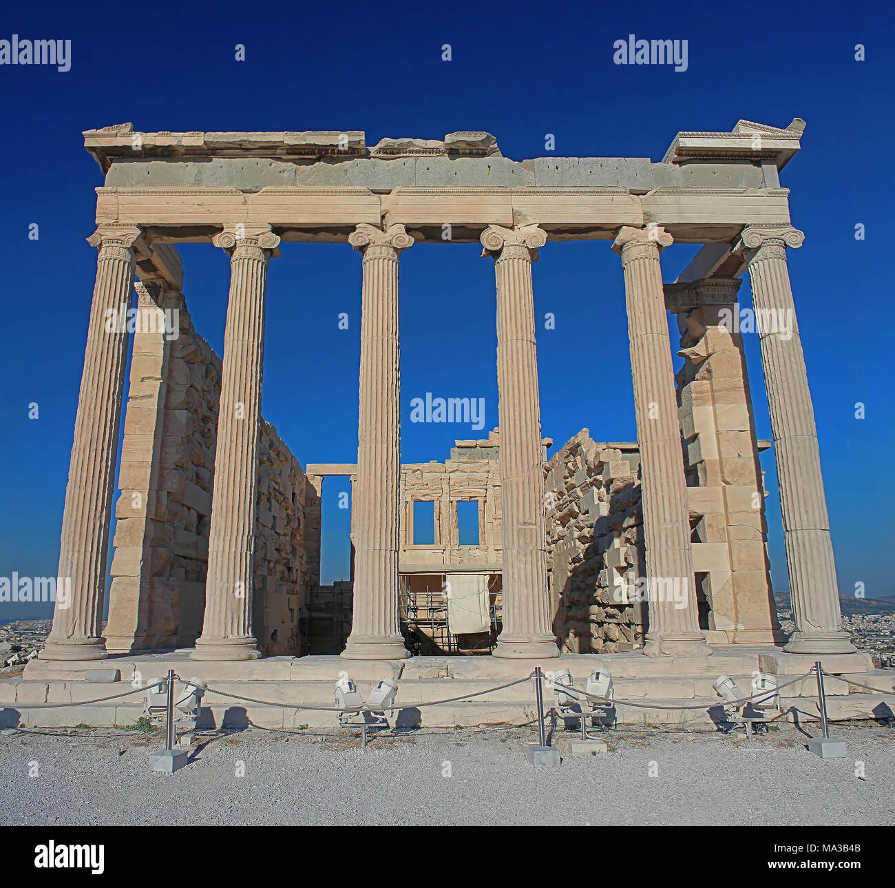 Ionic columns hi-res stock photography and images - Alamy