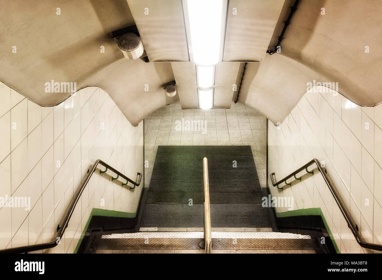 London Underground Tube Station: Highgate Stock Photo - Alamy