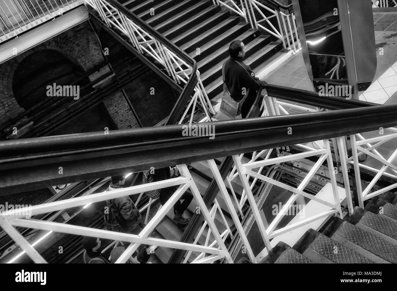 London Underground Tube Station: Aldgate Stock Photo - Alamy