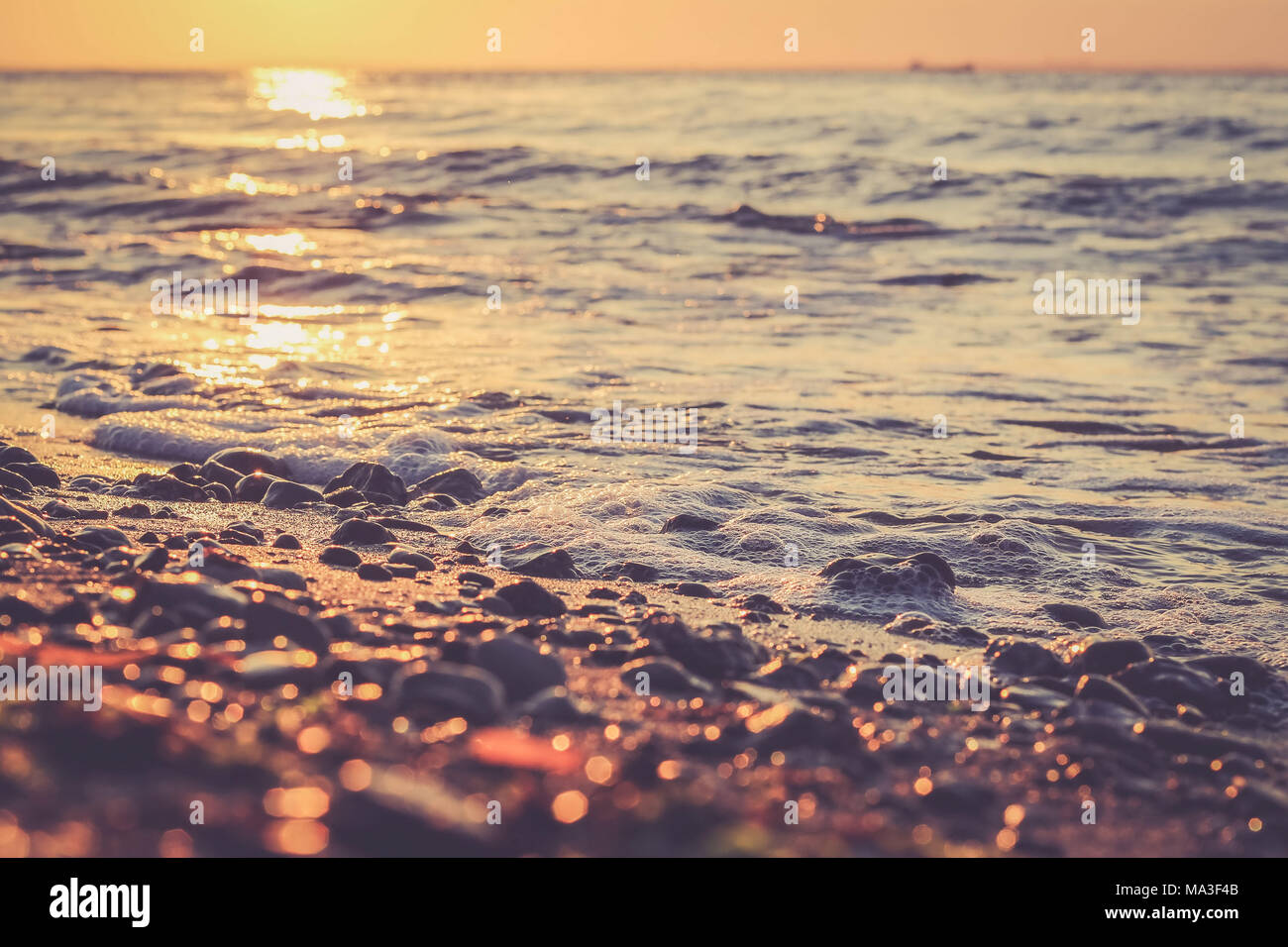 Water waves hi-res stock photography and images - Alamy