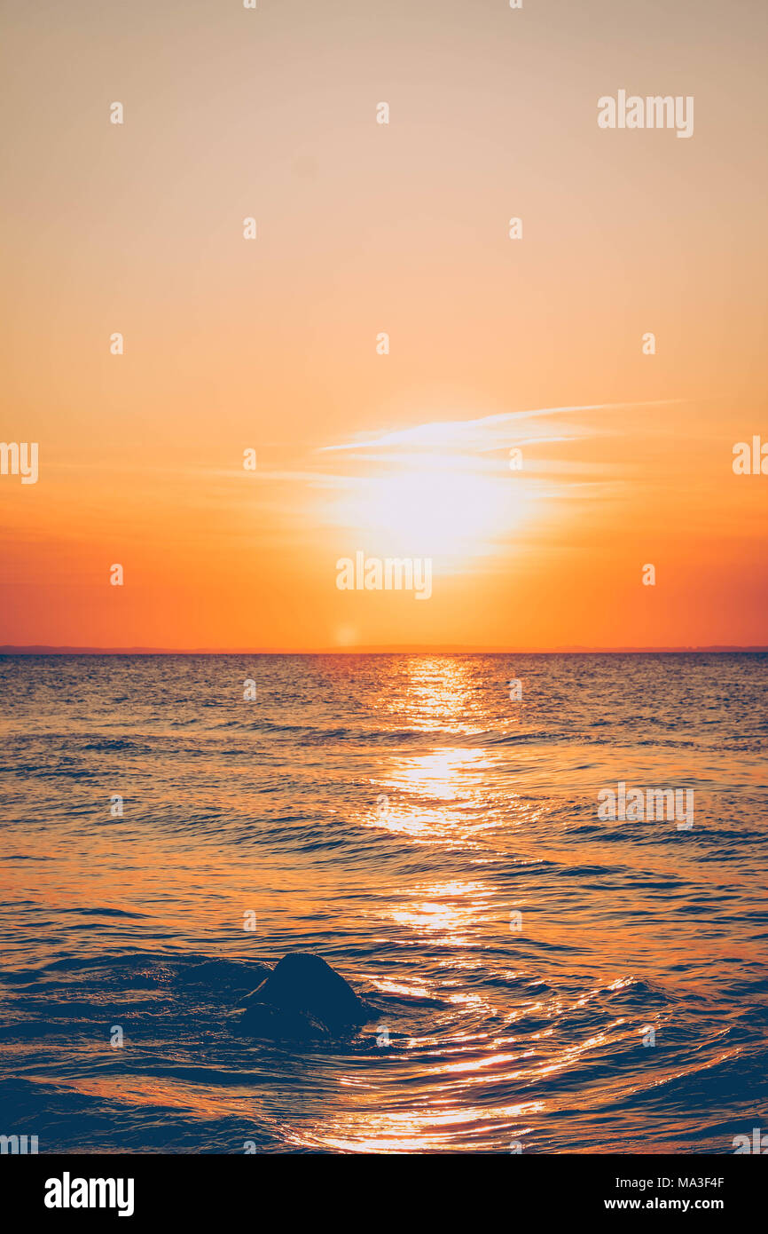 And water waves hi-res stock photography and images - Alamy