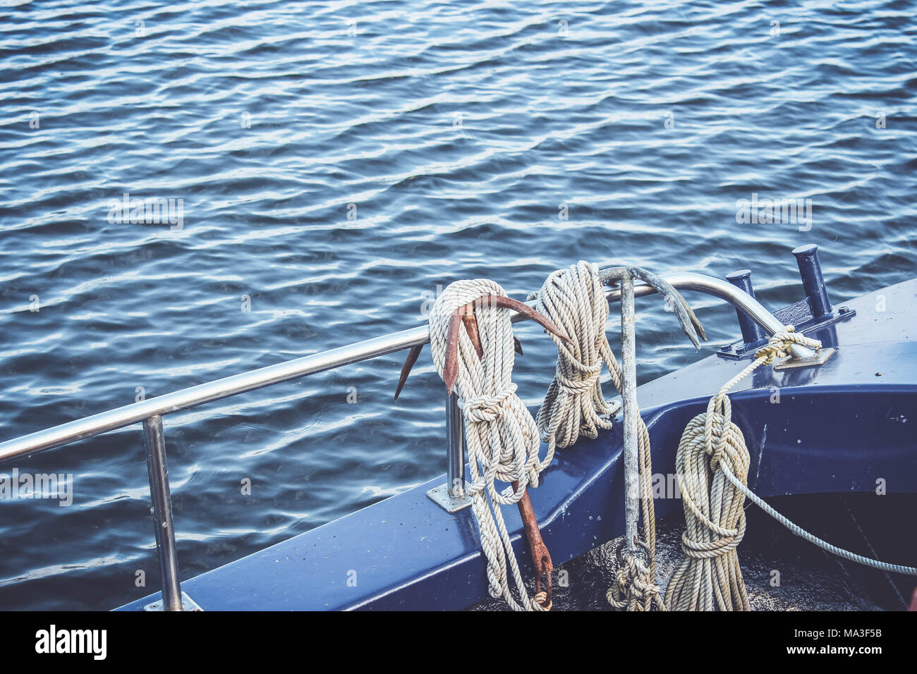 Boat, rail, ropes Stock Photo - Alamy