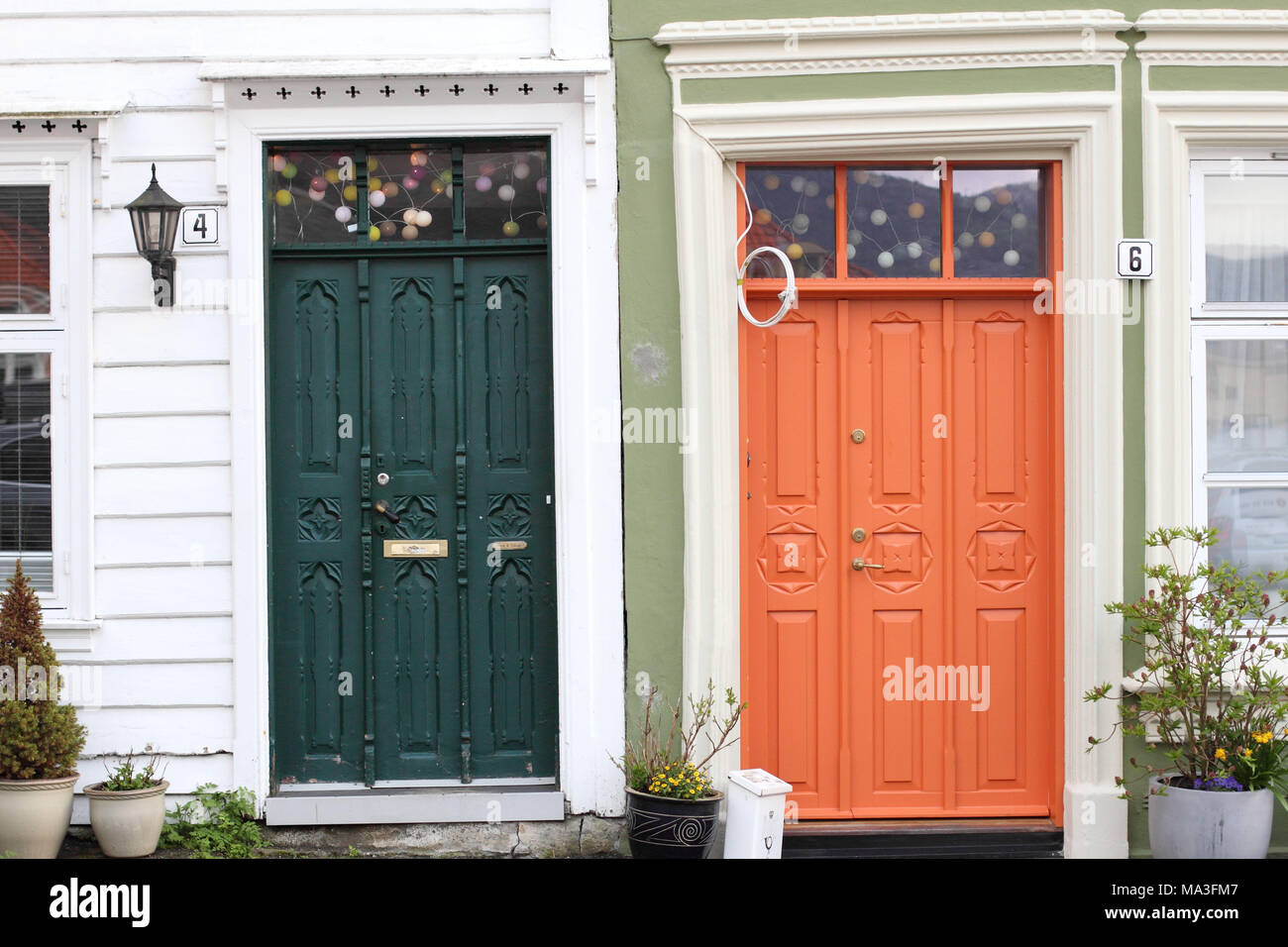 The house with two front doors hi-res stock photography and images - Alamy