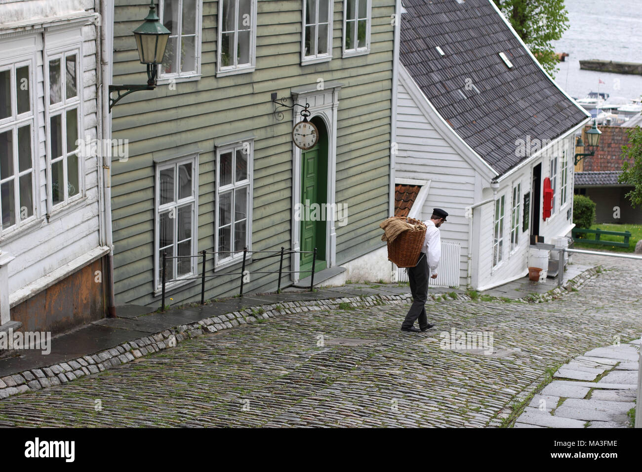 Old man running hi-res stock photography and images - Alamy