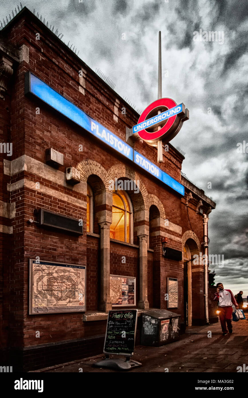 London Underground Tube Station: Plaistow Stock Photo - Alamy