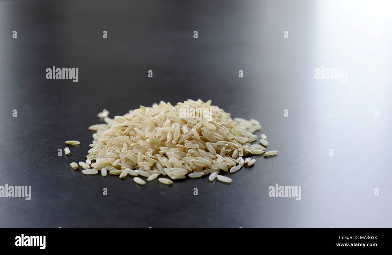 Rice, grains of rice, long grain rice Stock Photo - Alamy