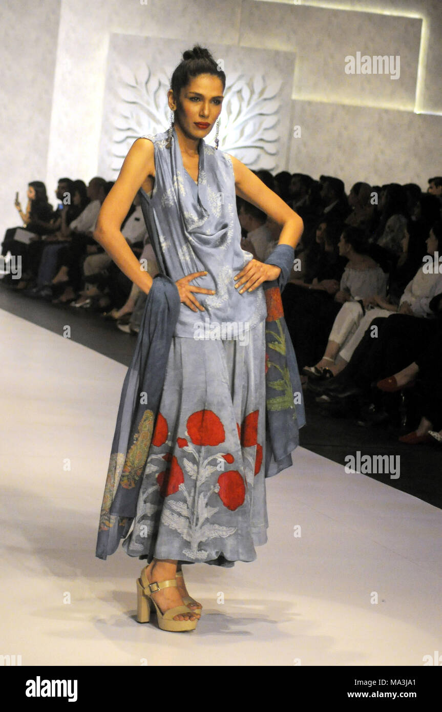 Faiza hi-res stock photography and images - Alamy