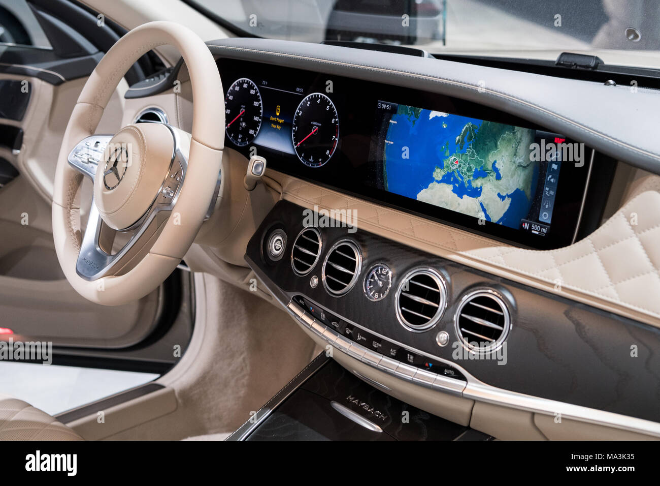 Mercedes maybach s650 hi-res stock photography and images - Alamy
