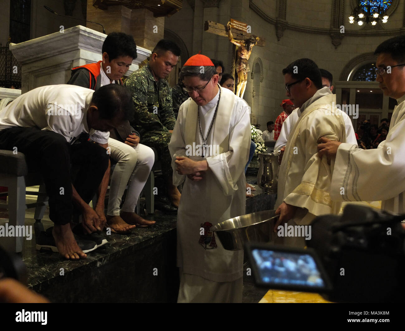 Ofw kuwait hi-res stock photography and images - Alamy