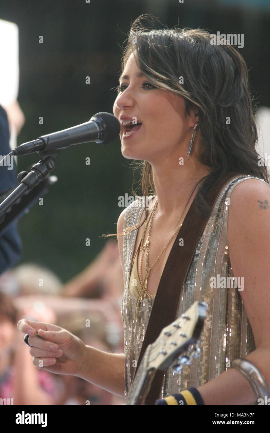 KT Tunstall 2007 Photo By John Barrett/PHOTOlink. Photo via Newscom ...