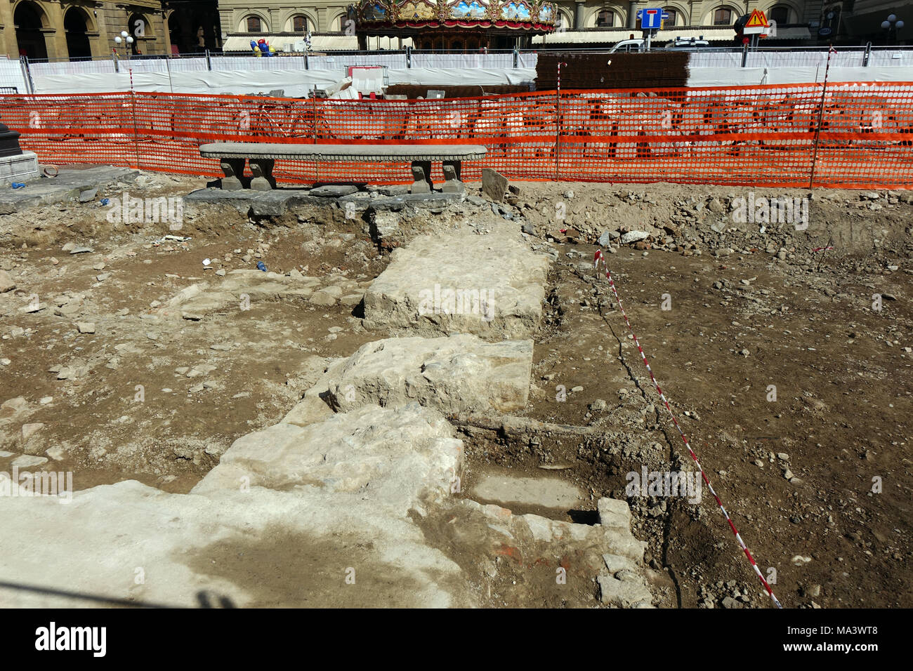 Florence, The ancient Florence resurfaces under the paved nineteenth ...