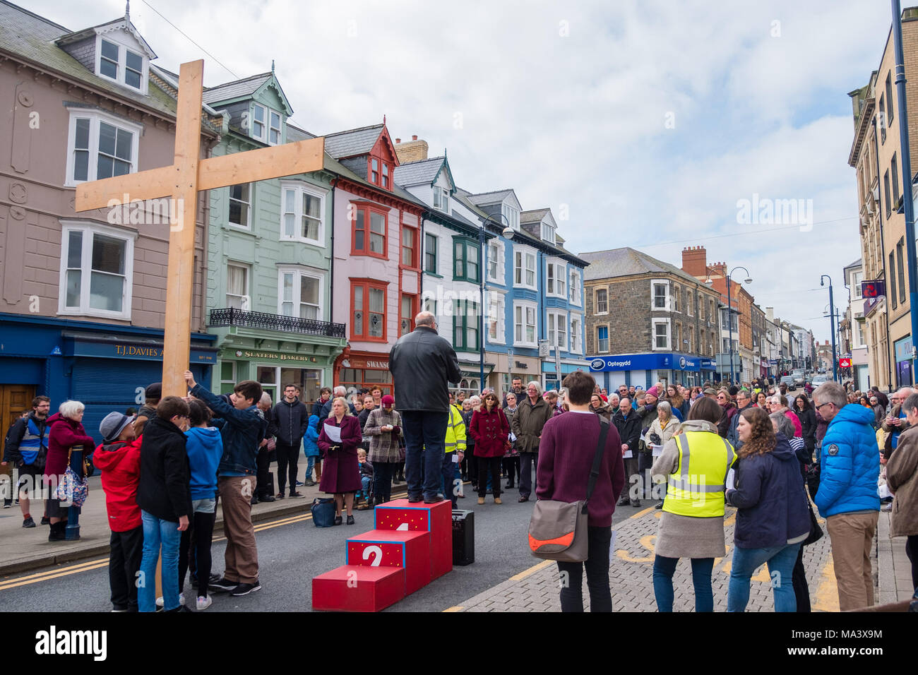 Preacher in front of crowd hi-res stock photography and images - Alamy