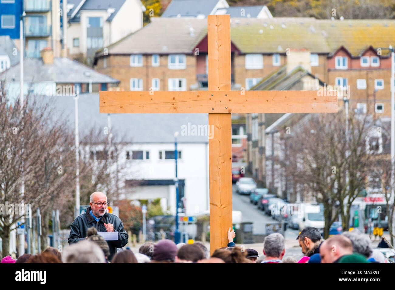 Preacher in front of crowd hi-res stock photography and images - Alamy