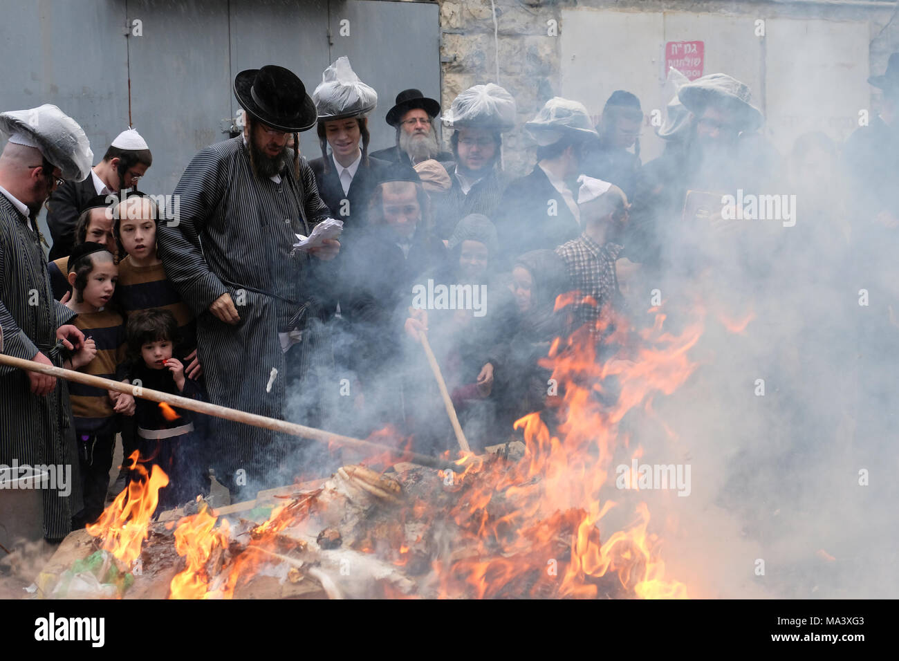 Biur chametz hi-res stock photography and images - Alamy