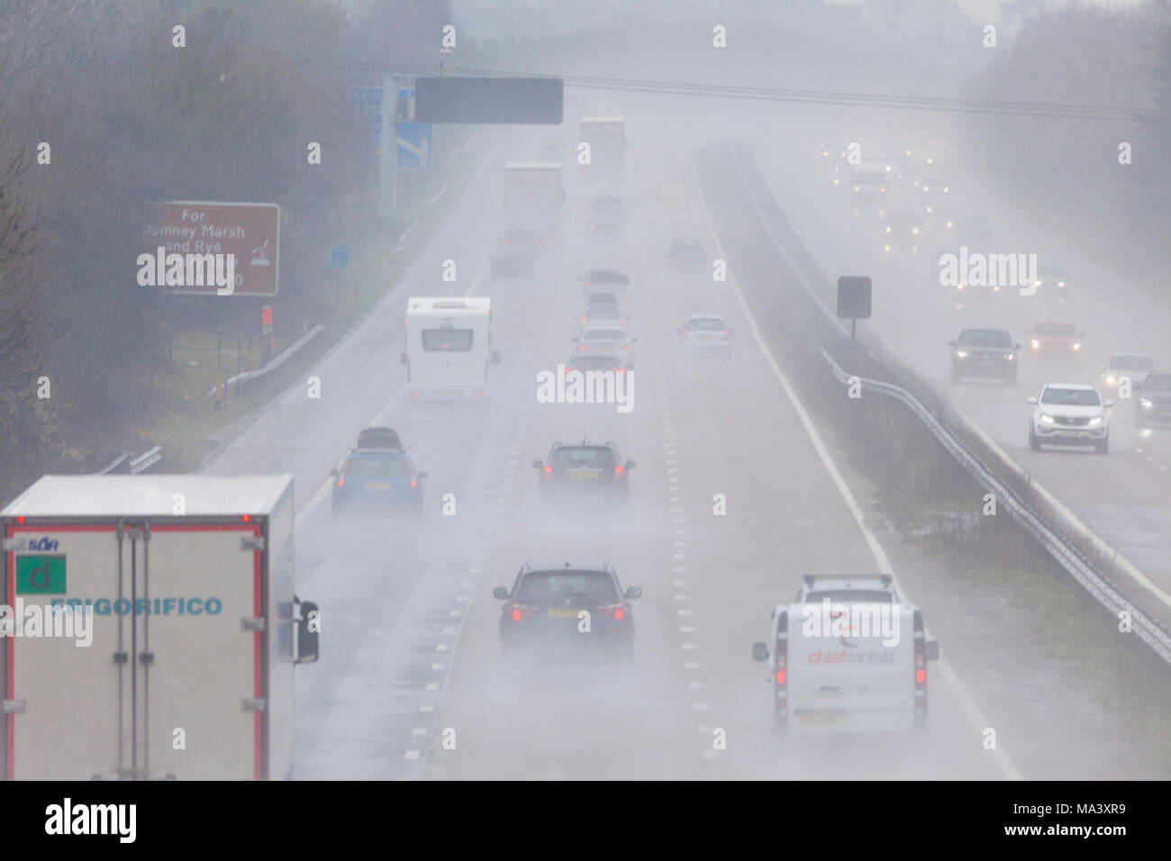 Ashford, Kent, UK. 30th Mar, 2018. UK Weather: Downpour of Heavy rain ...