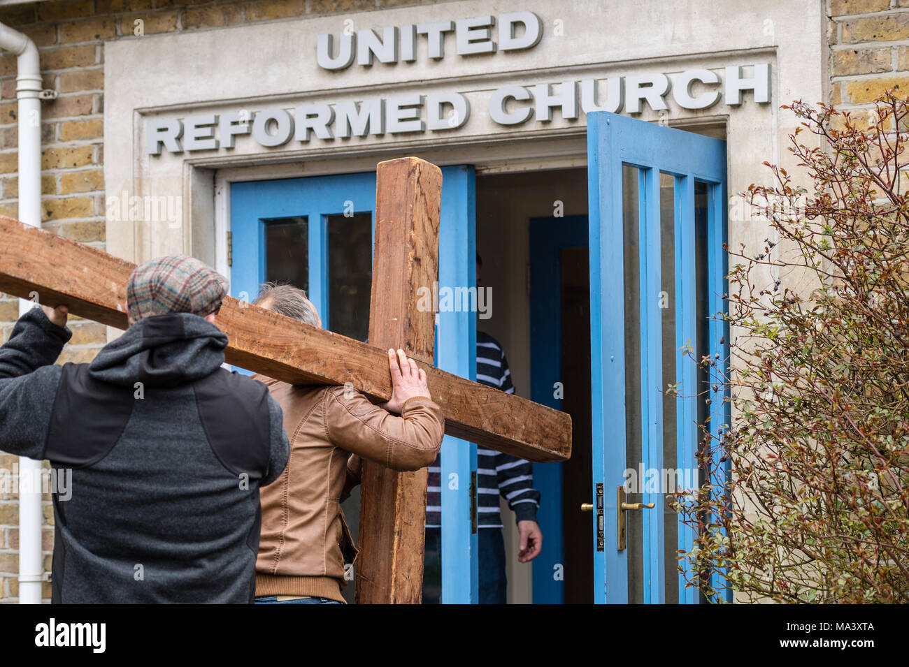 Large wooden cross hi-res stock photography and images - Alamy