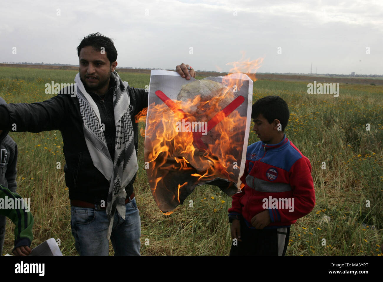 GAZA, PALESTINIAN TERRITORIES - 30th MARCH, 2018. Palestinians ...