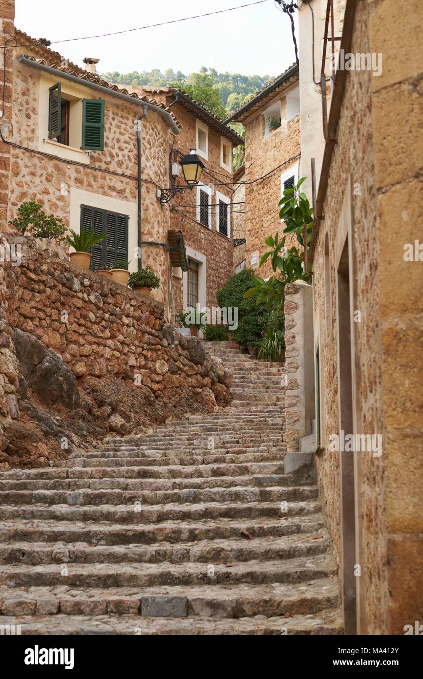 Stone steps in Fornalutx, Majorca, Spain Stock Photo - Alamy