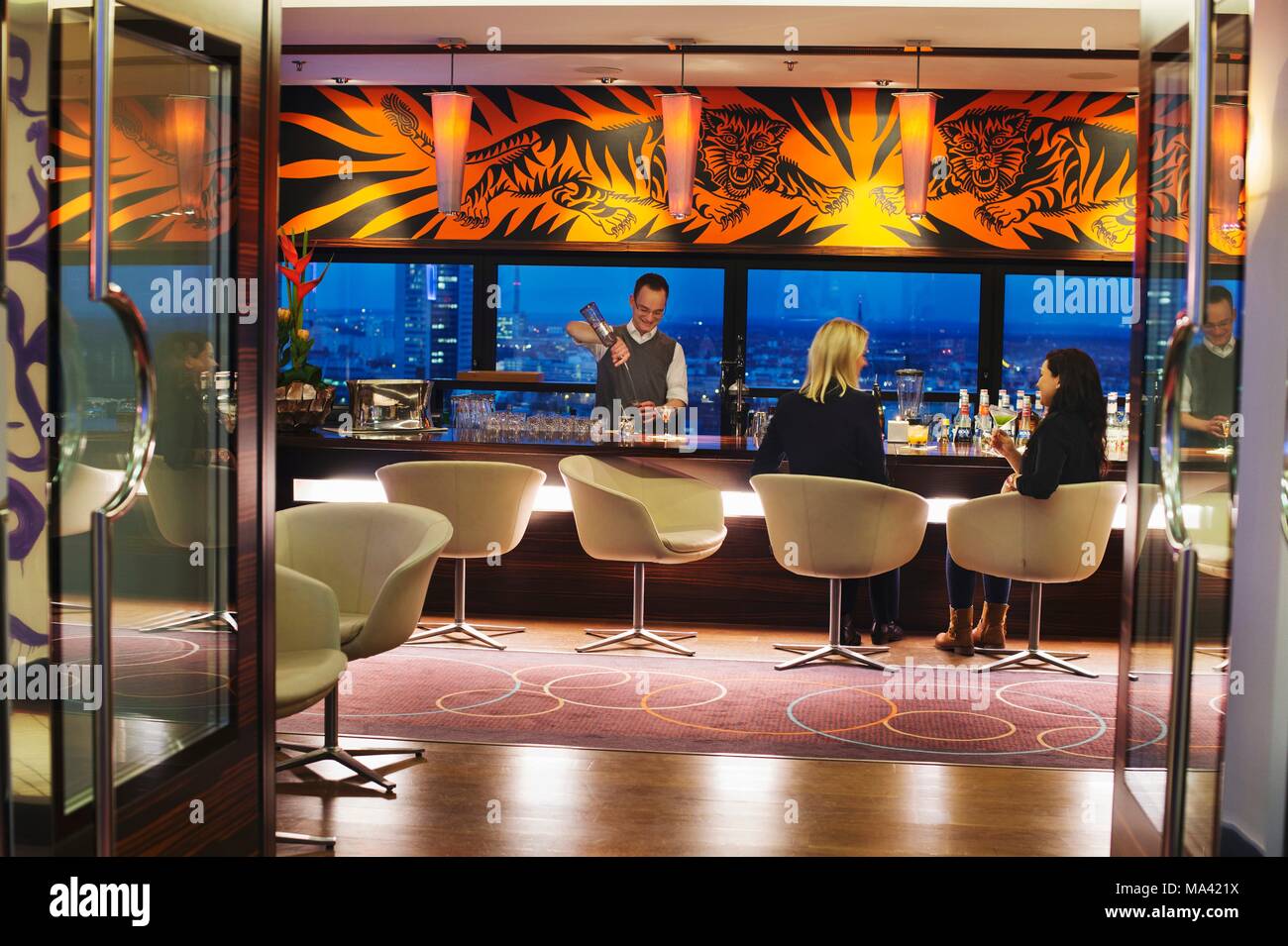 Falco Bar & Lounge in Leipzig, Hotel The Westin Stock Photo - Alamy