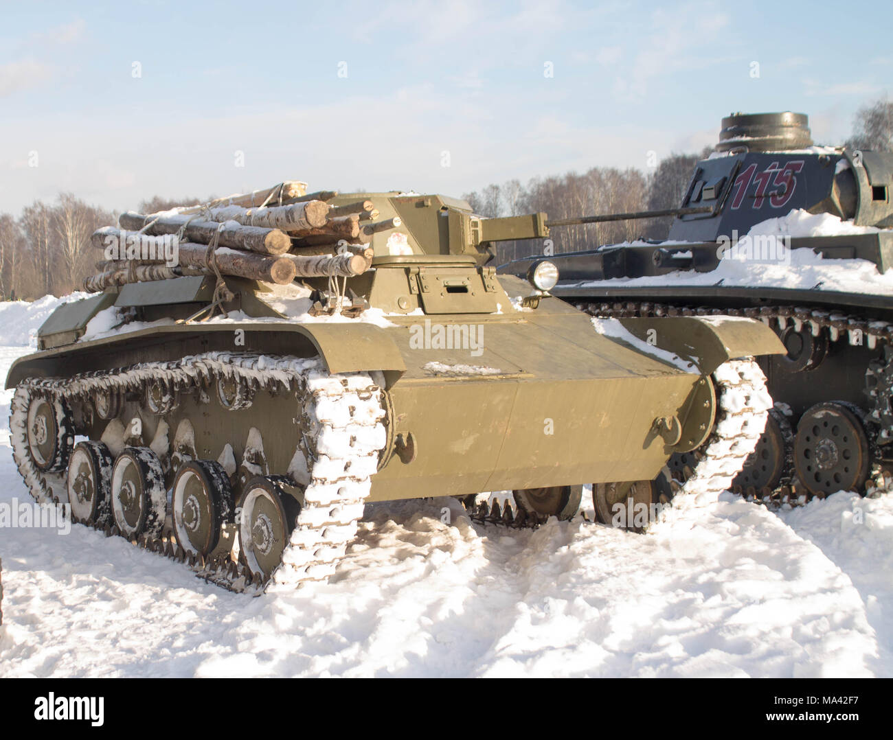 Old rusty army tank hi-res stock photography and images - Alamy