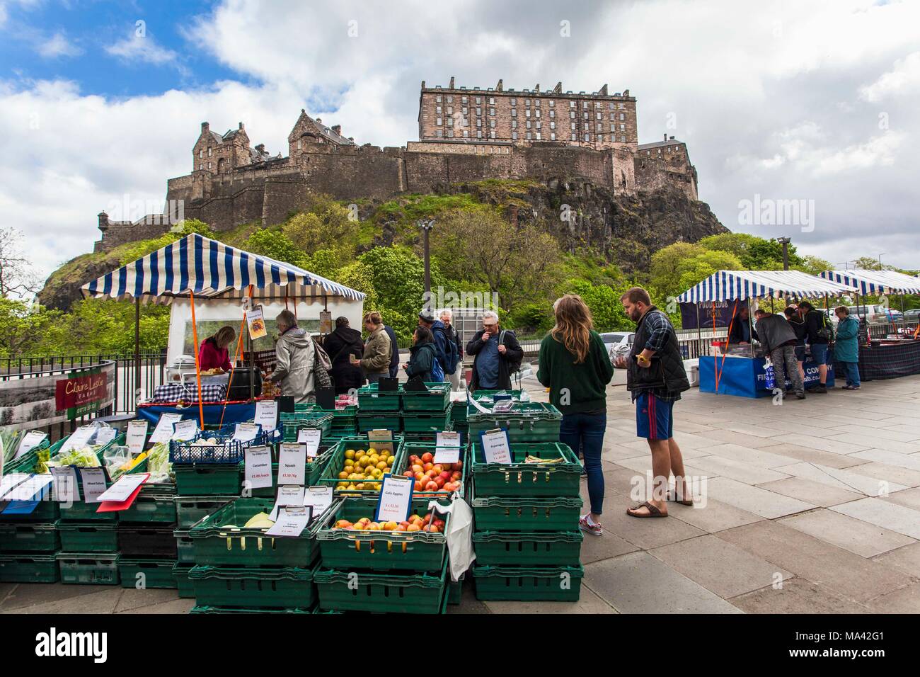 Farmers market edinburgh hi-res stock photography and images - Alamy