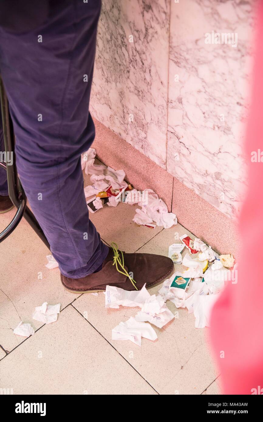 Bar floor trash hi-res stock photography and images - Alamy