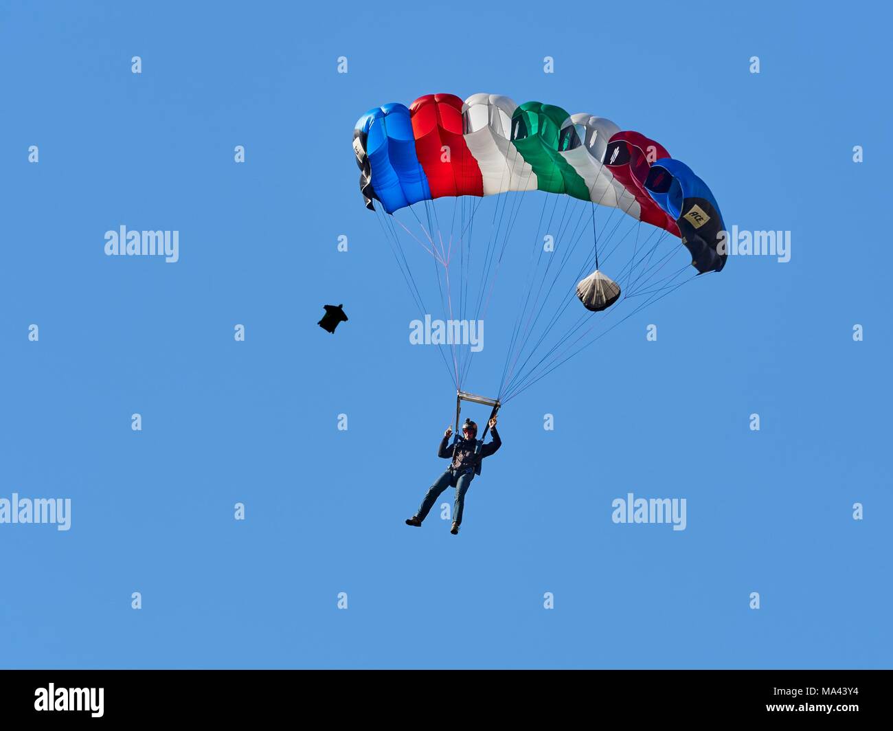 Base jumper hi-res stock photography and images - Alamy