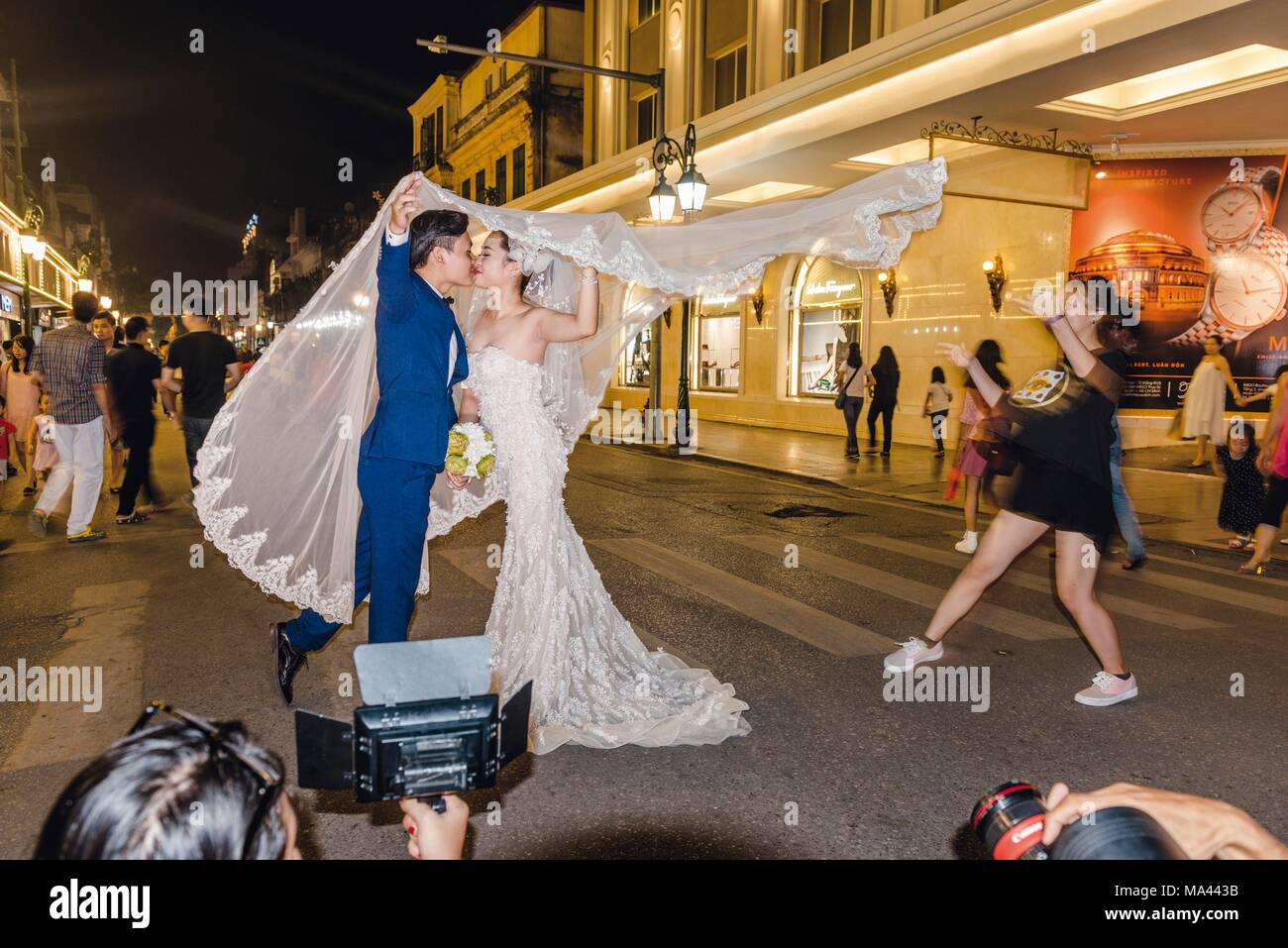 Vietnamese wedding hanoi vietnam hi-res stock photography and images ...
