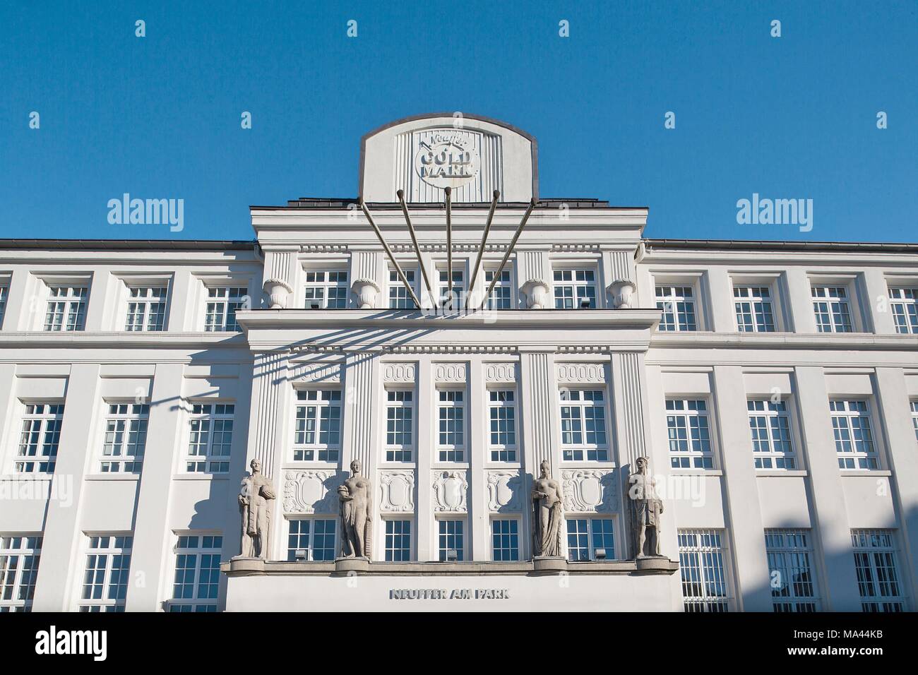 Shoemaking hi-res stock photography and images - Alamy