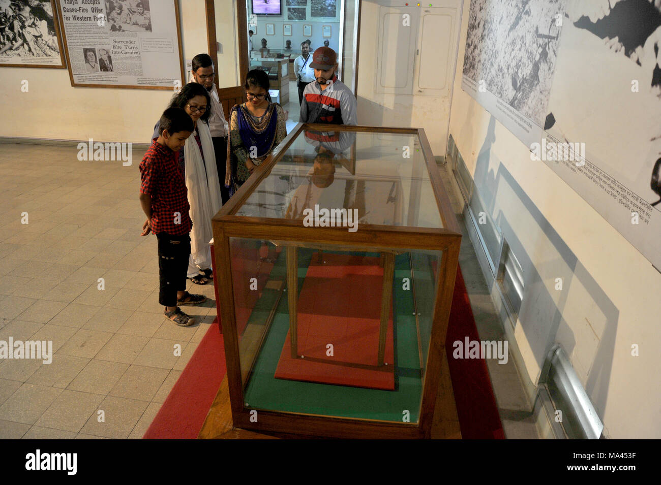 Science museum poster display hi-res stock photography and images - Alamy