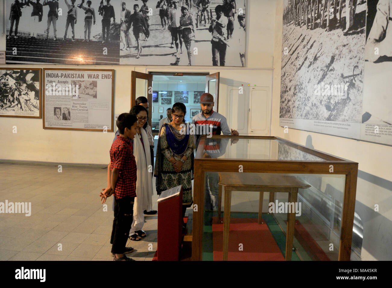 Bangladesh National museum in Dhaka Stock Photo - Alamy