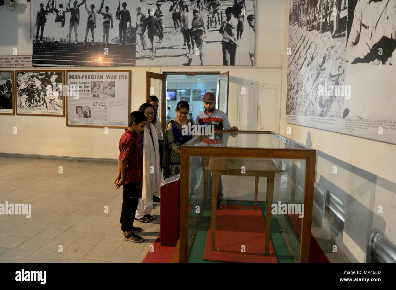 Bangladesh National museum in Dhaka Stock Photo - Alamy