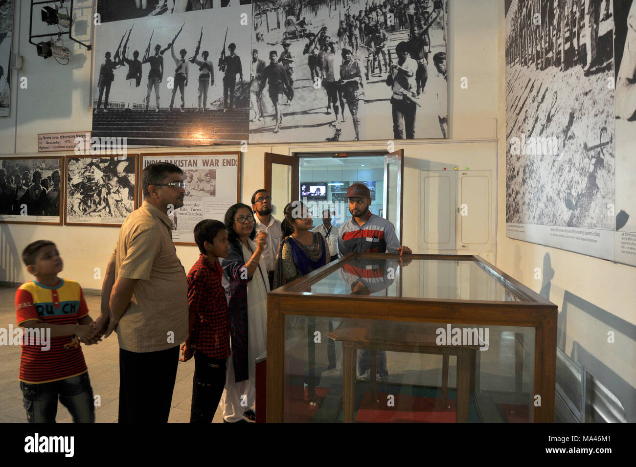 Bangladesh National museum in Dhaka Stock Photo - Alamy