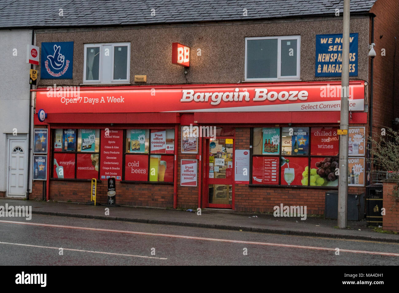 Cheap vodka hi-res stock photography and images - Alamy