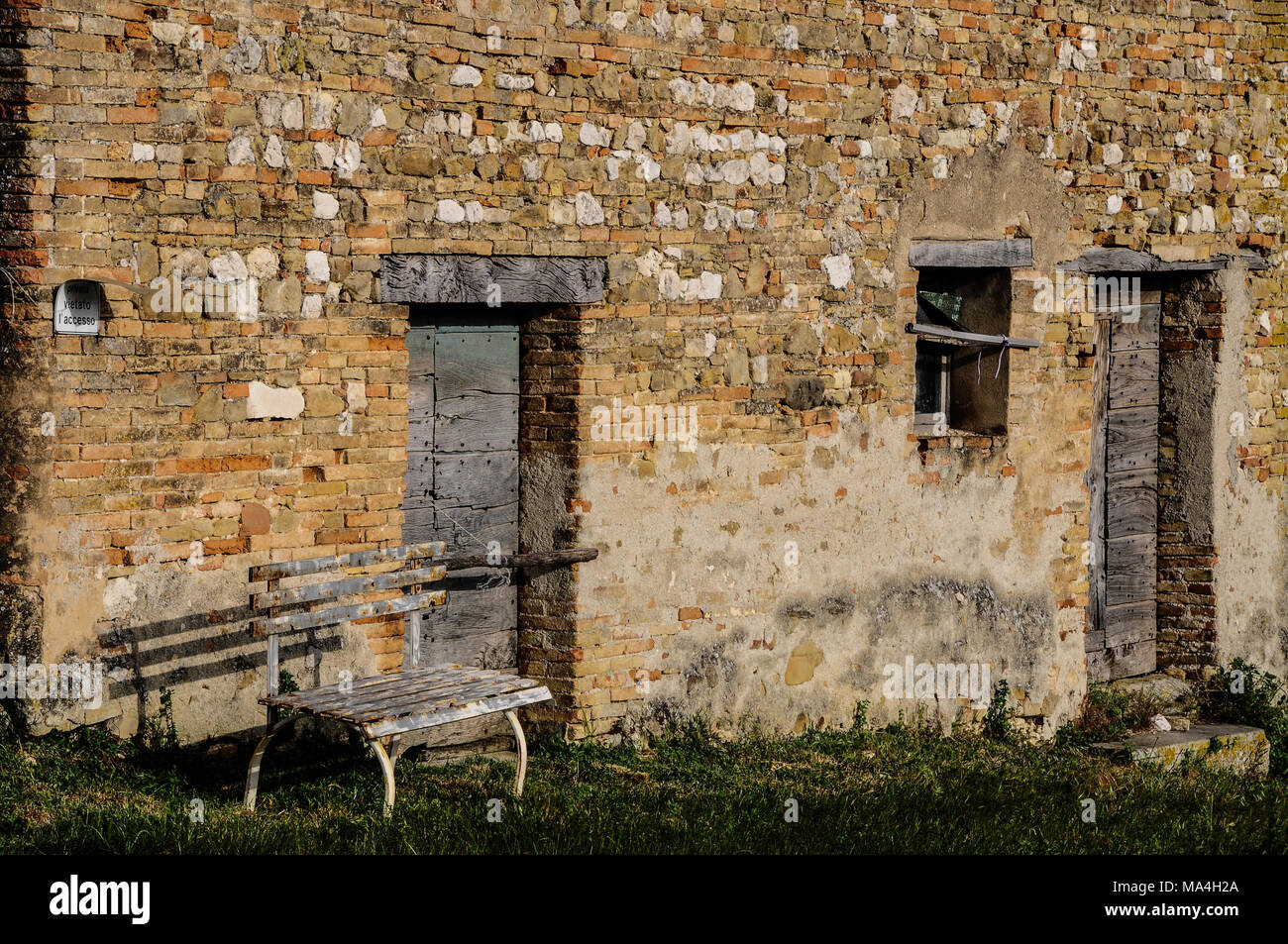 Mediterranean farm house hi-res stock photography and images - Alamy